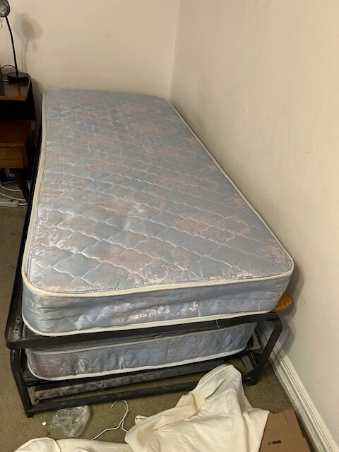 33 inch high riser with mattresses – Imzist