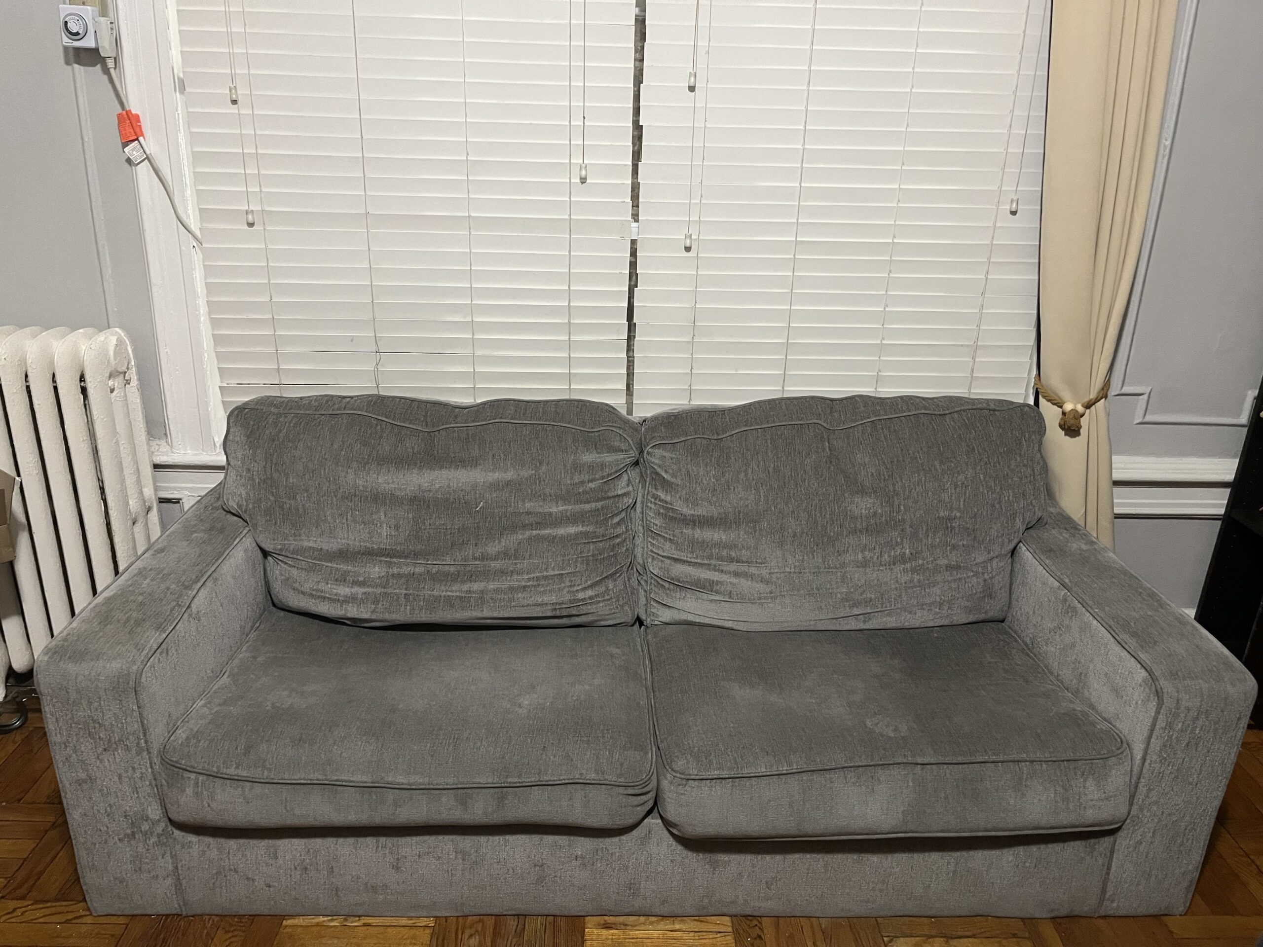 Gray Couch – Imzist
