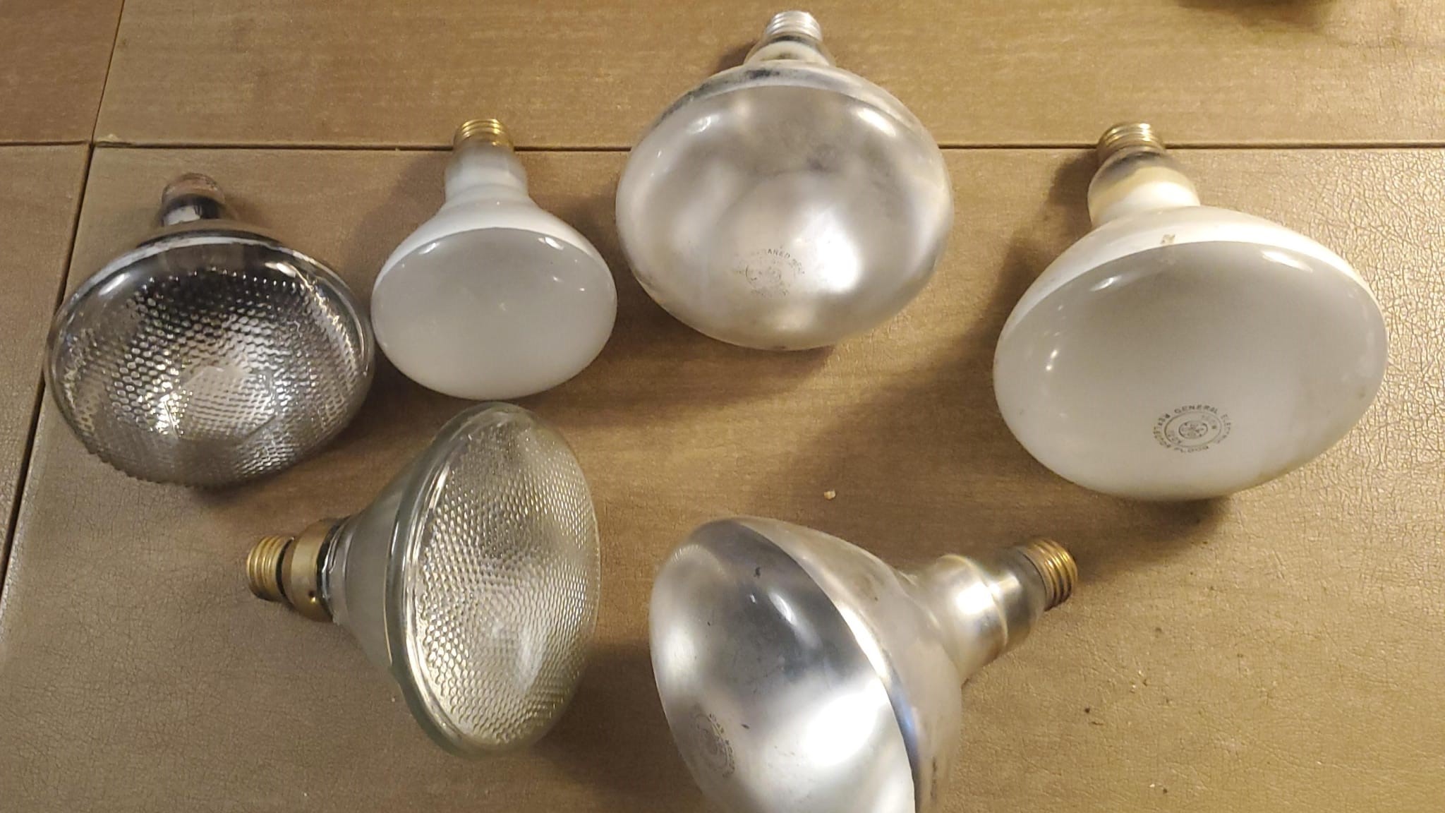6 floodlight bulbs, various sizes – Imzist