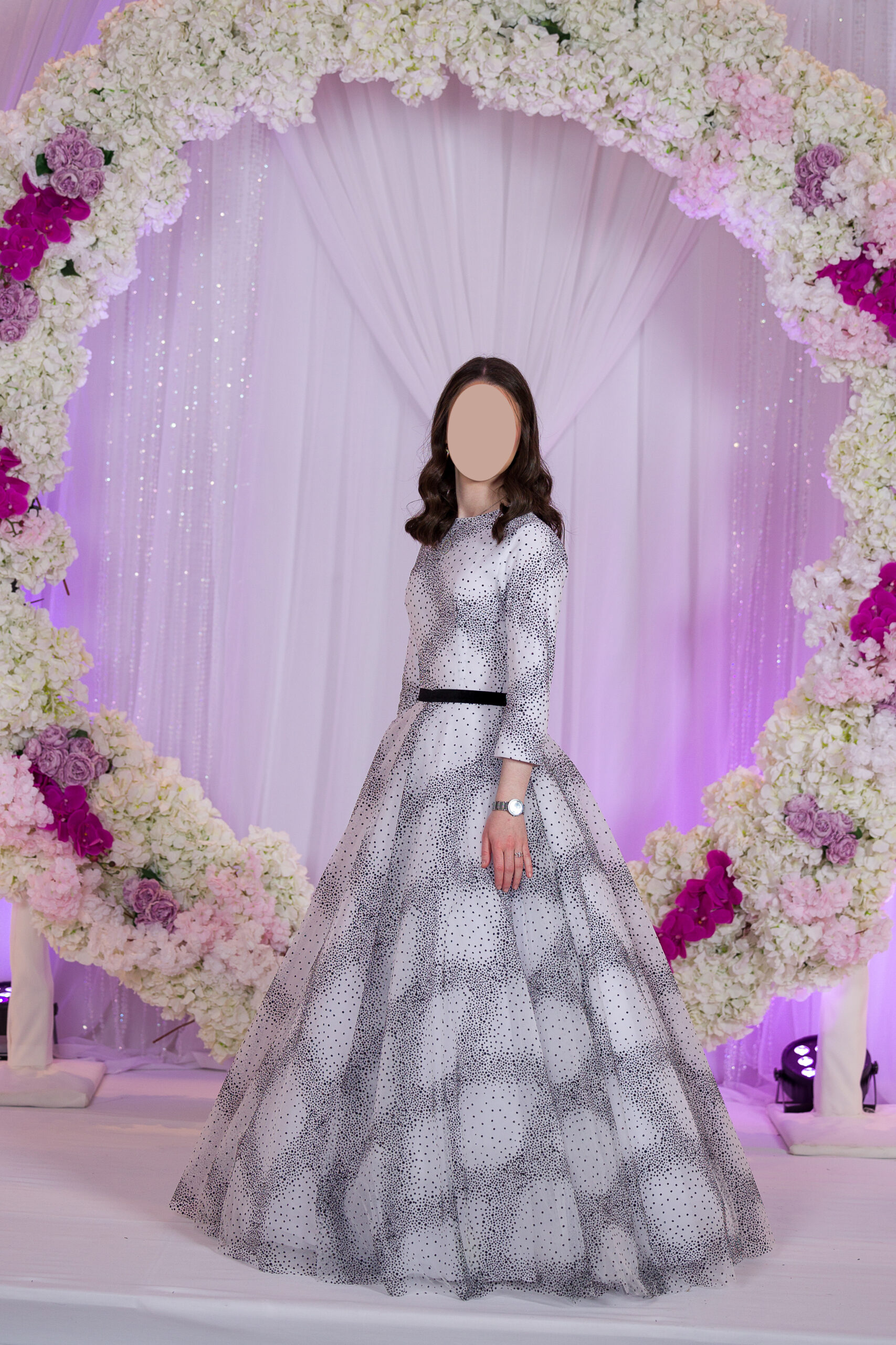 White and black gown – Imzist