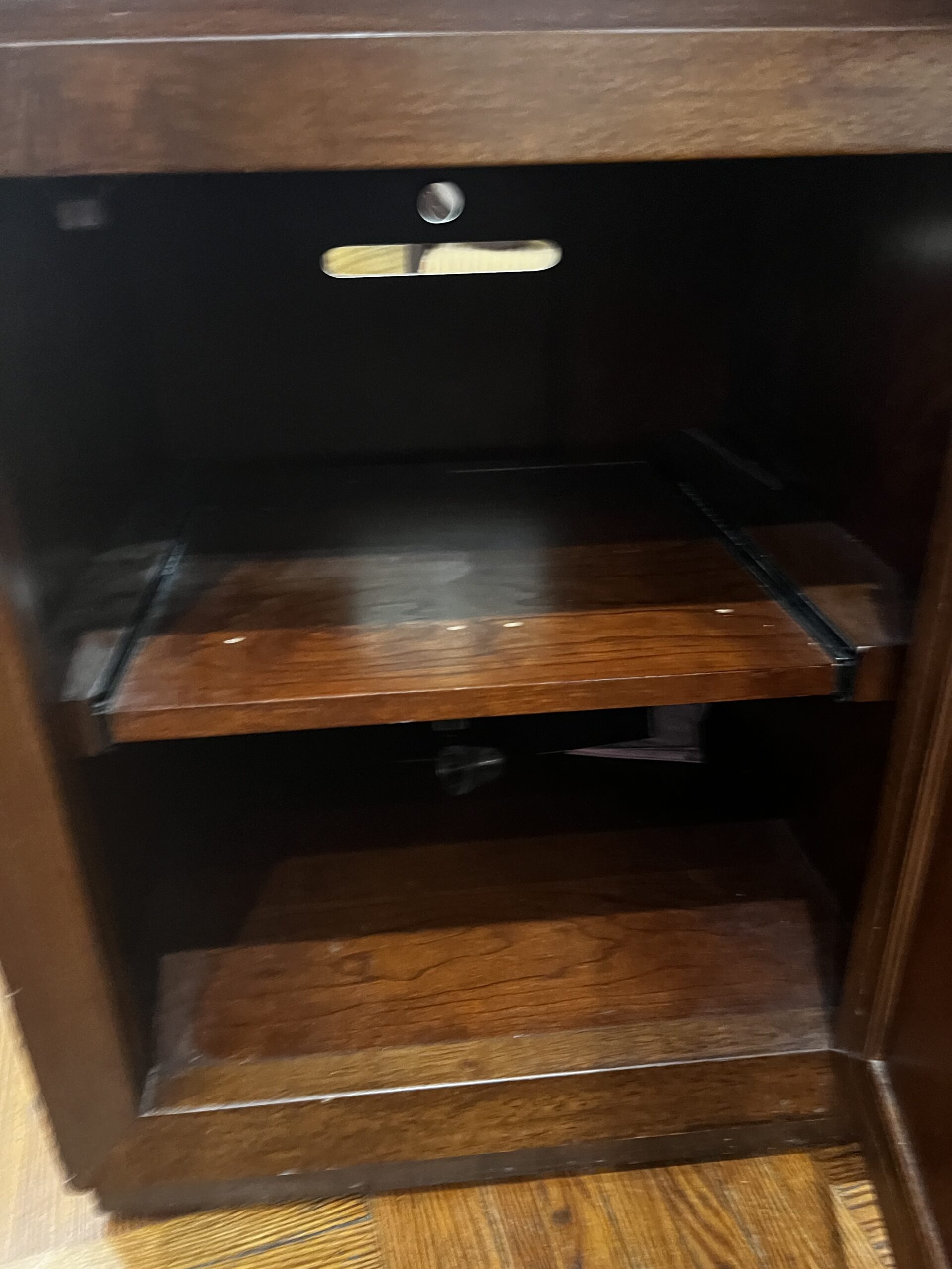 Small display cabinet – Imzist