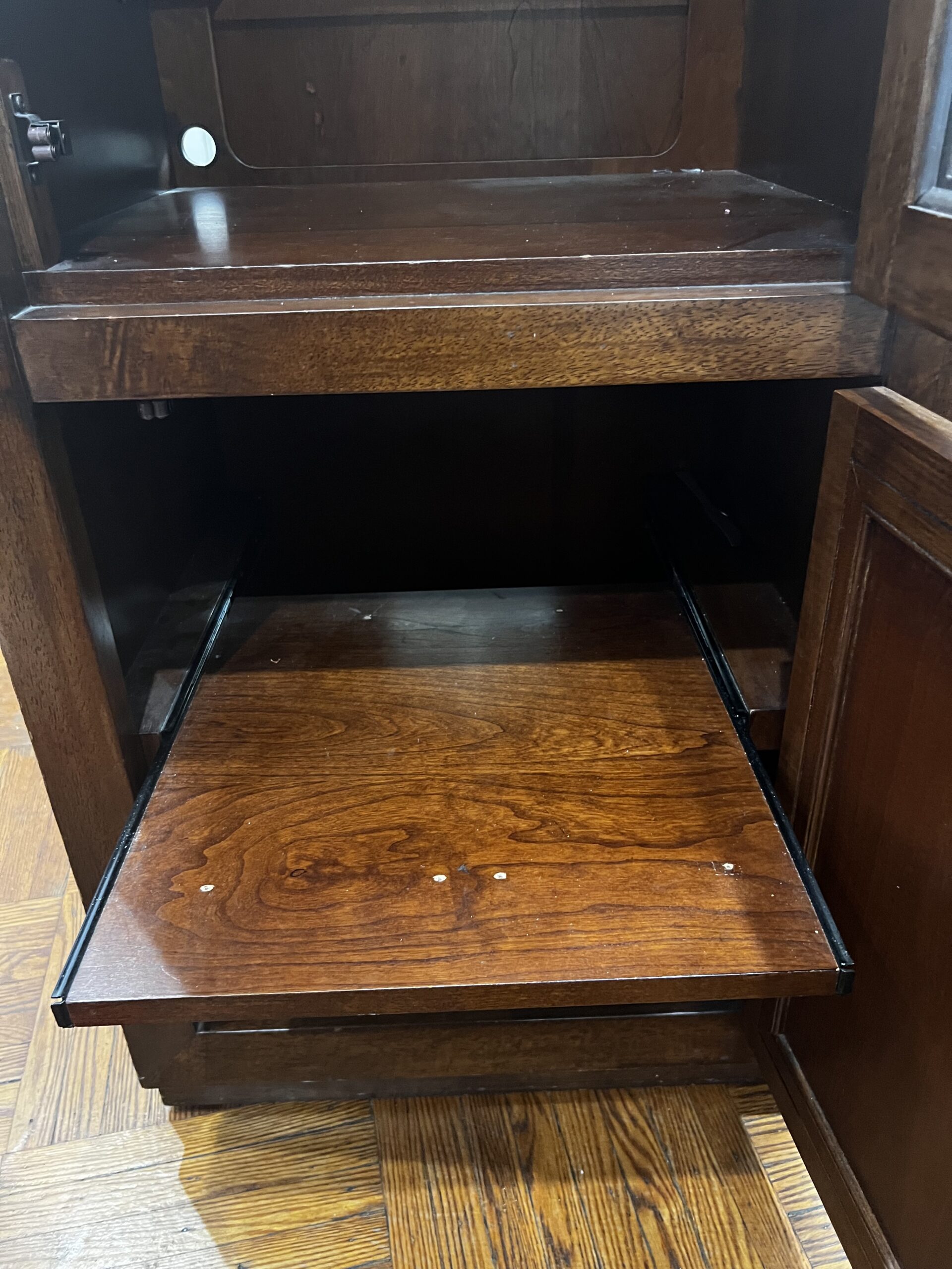 Small display cabinet – Imzist